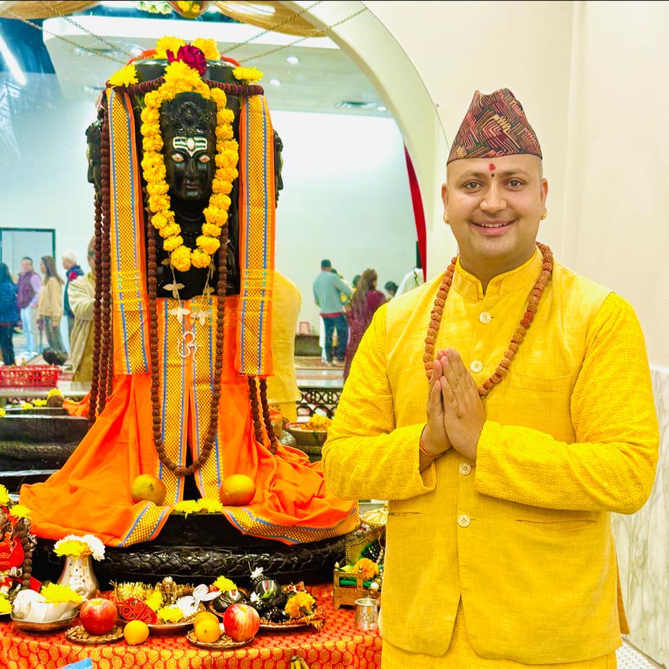 Nepali Purohit | Nepali Pandit | Nepali Guru | Nepali Pujari - Book Online